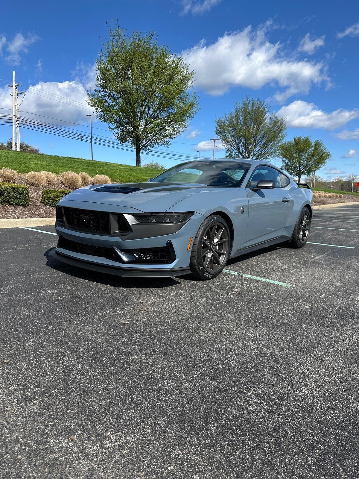 Handling Pack Splitter and Spoiler Installed | Mustang7G - 2024+ S650 ...