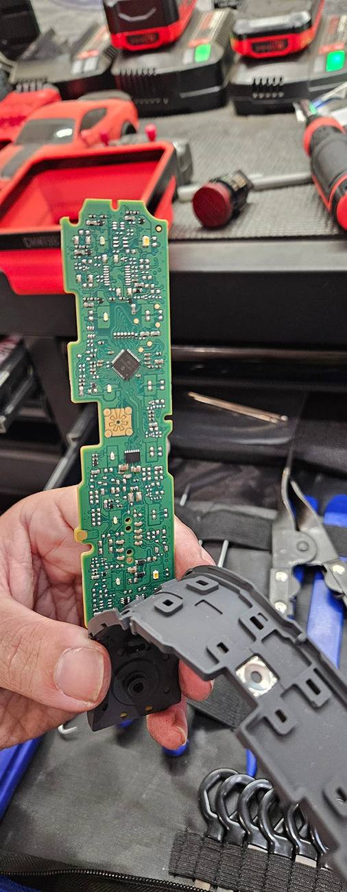 Inside the button row | Mustang7G - 2024+ S650 Mustang Forum (Dark ...