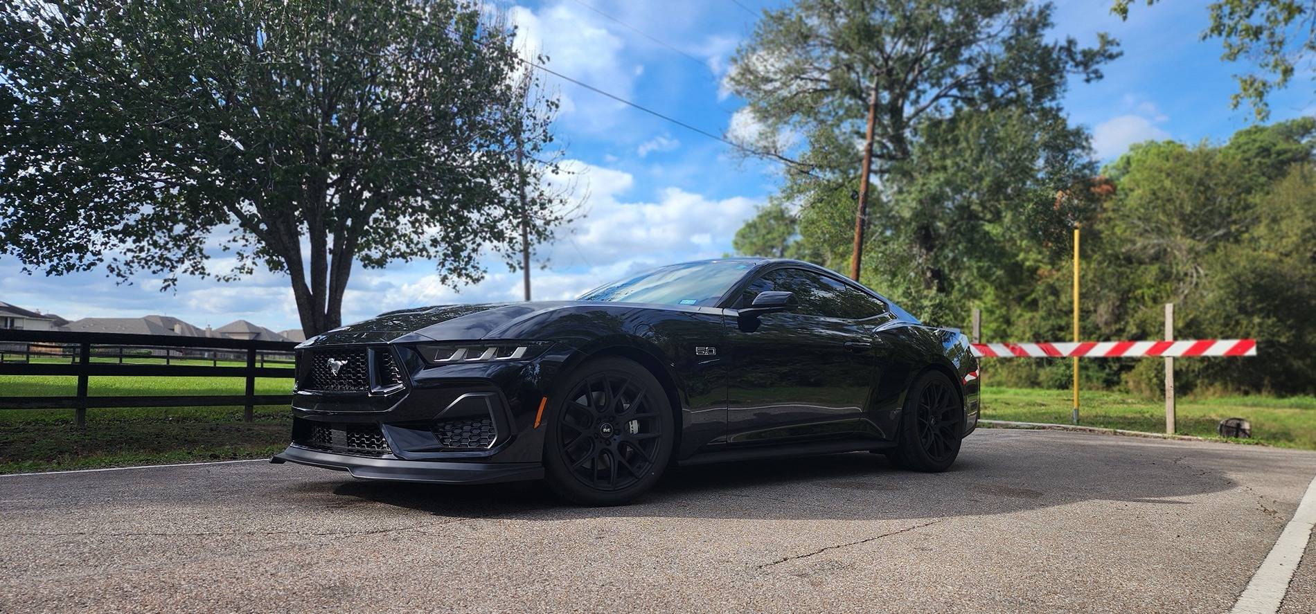 S650 Front lip differences | Mustang7G - 2024+ S650 Mustang Forum (Dark ...