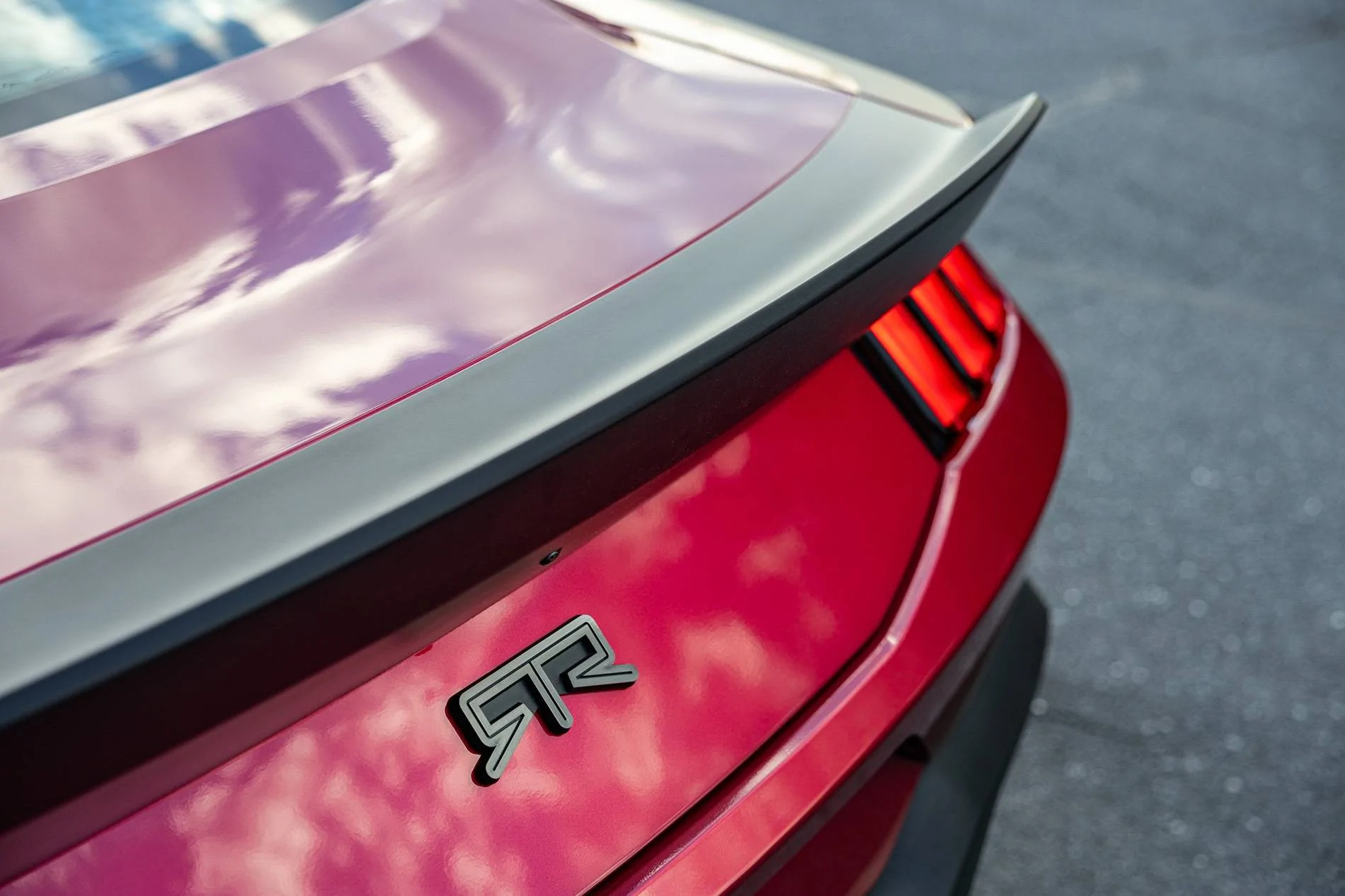 FIRST Molten Magenta Metallic 2025 Mustang RTR! | Mustang7G - 2024 ...