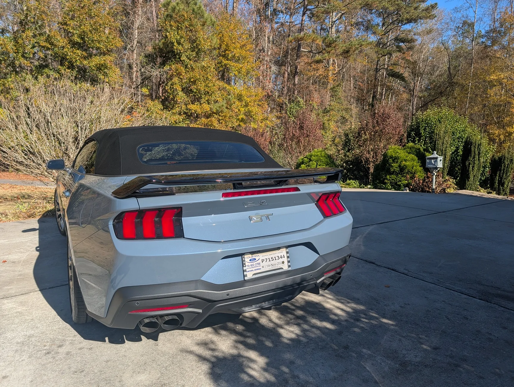 Do any S650 Verts come with a factory spoiler? | Mustang7G - 2024+ S650 ...